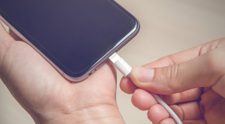 Engineering Student Creates World's First Android Phone With Apple's ...