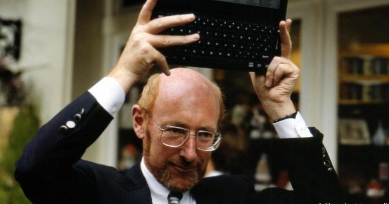 Inventor Of Pocket Calculators, Sir Clive Sinclair Dies At 81 Years Of Age