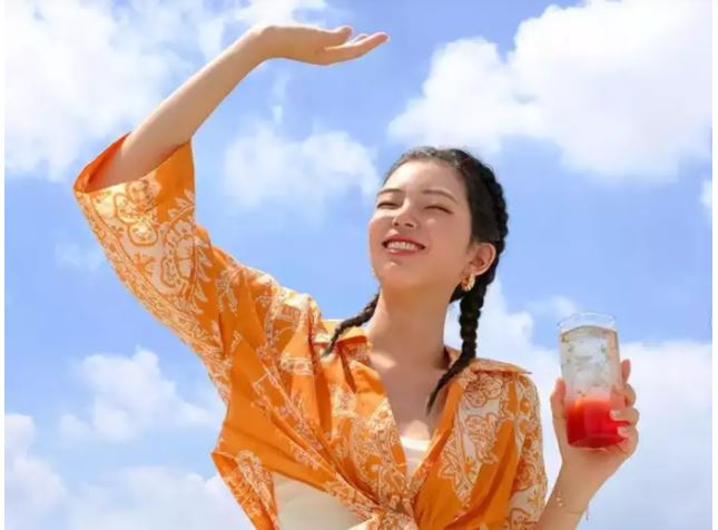 Meet Rozy, The Virtual Influencer Who Is Forever Going To Be 22YO