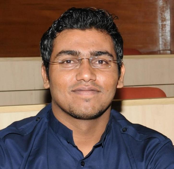 Altaf Sheikh: कभी पिता के साथ चाय-पकौड़े बेचते थे, अब दूसरी बार UPSC ...