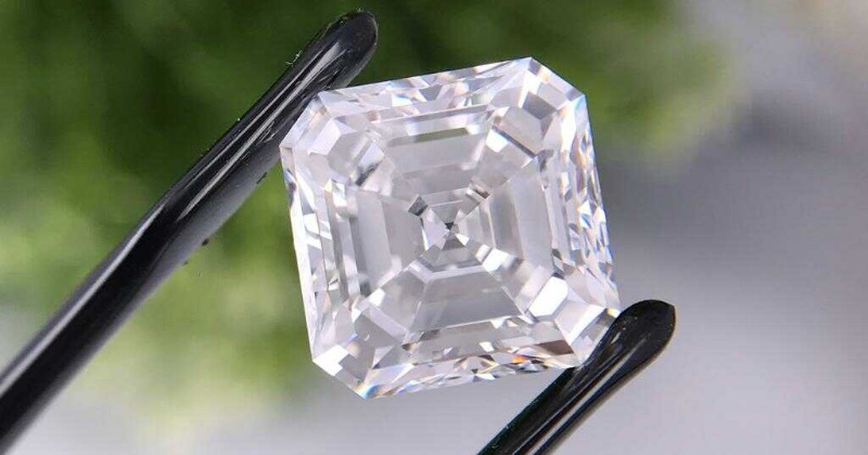 Four Labourers Find Diamond Worth Over Rs 40 Lakh In MP's Panna After A ...