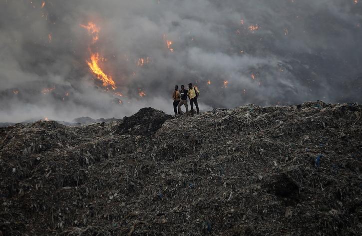 Delhi: Bhalswa Landfill Fire Is The Fourth In Garbage Dumping Ground In ...