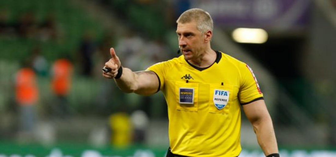 'World's Strongest Referee' Anderson Daronco Is Going Viral On Social Media