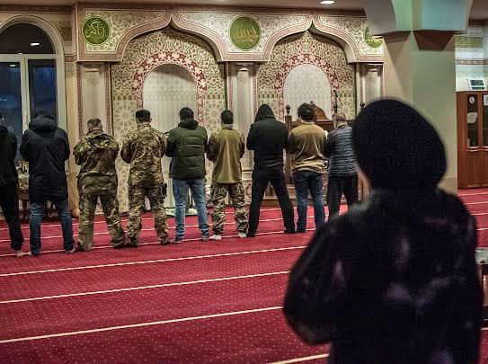 Ukraine's Muslim Soldiers Defend Their Country While Observing The Holy ...