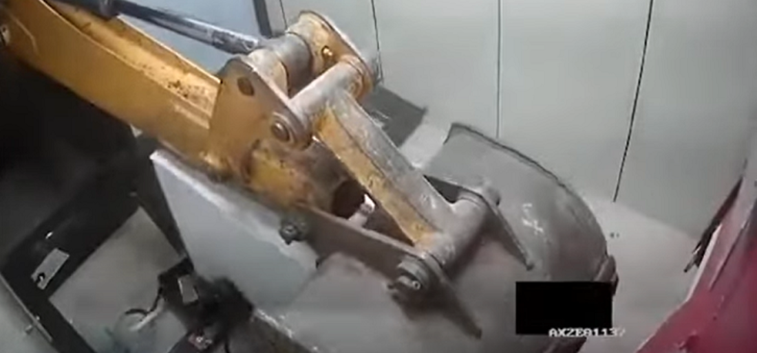 JCB Excavator Used To Rob ATM In Maharashtra