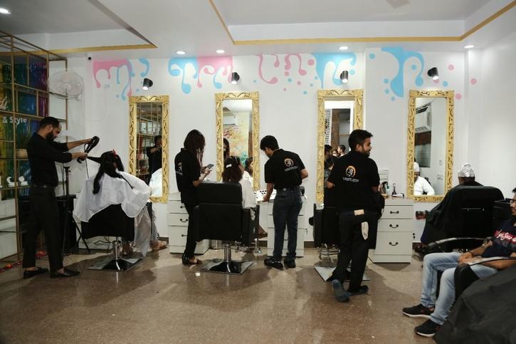 India's First Salon Owned & Run By Transgender Men Is Revamping Looks ...