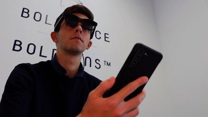 New Smart Glasses Can Display Subtitles For People With Hearing ...