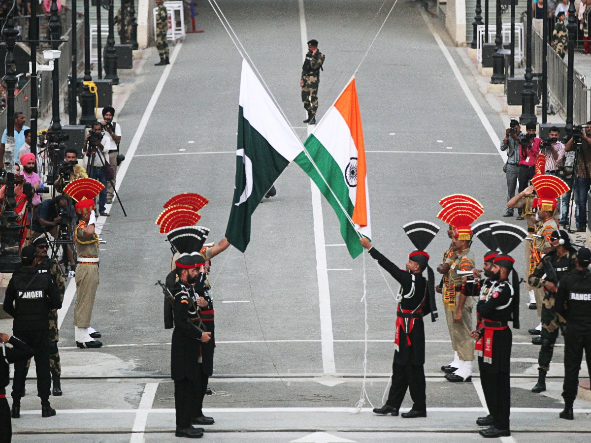 घने कोहरे की वजह से गलती से पाकिस्तान में घुस गया भारतीय जवान ...