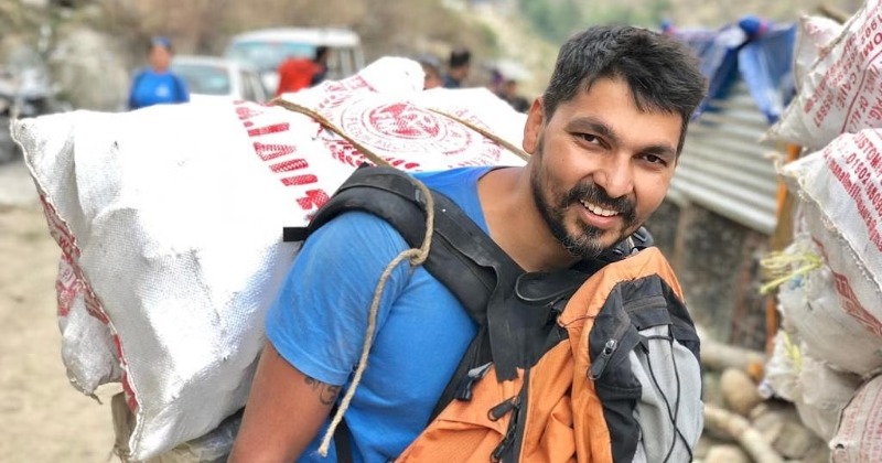 This Man is Cleaning Up The Garbage Left Behind By Tourists On The ...