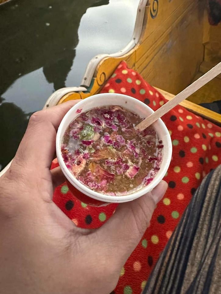 Kashmiri Man Serves Sixteen Ingredients Of Kehwa At Floating Waters Of ...