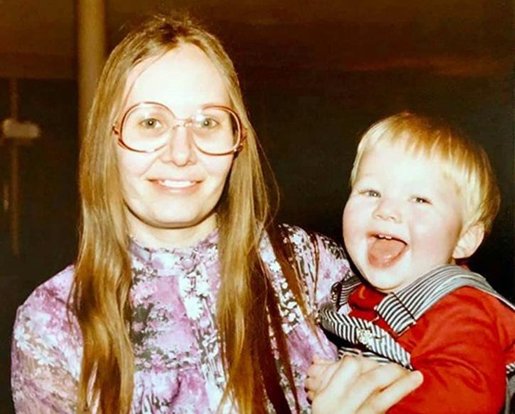 'I Couldn't Stop Crying': Family Finds Woman Kidnapped As A Toddler 51 ...