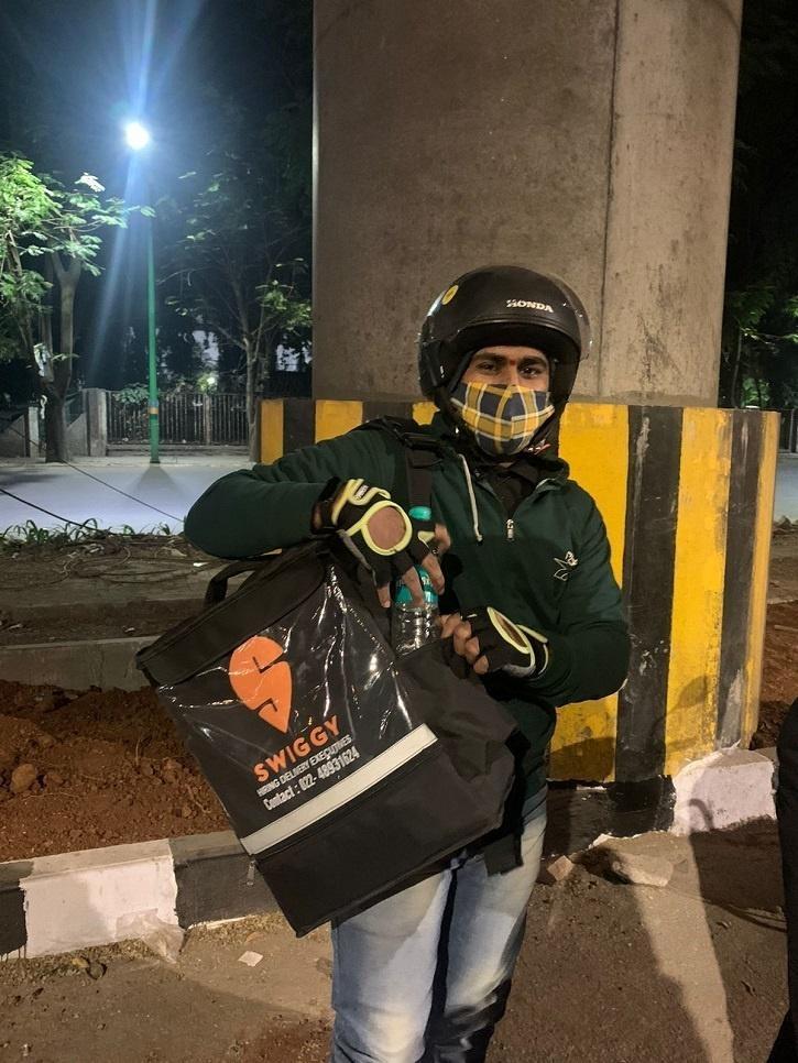 9 Times Food Delivery Agents Went Viral For Going Beyond Duty To Help ...