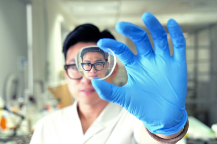 Scientists Create World's First Anti-Fogging Glasses With New Lens Coating