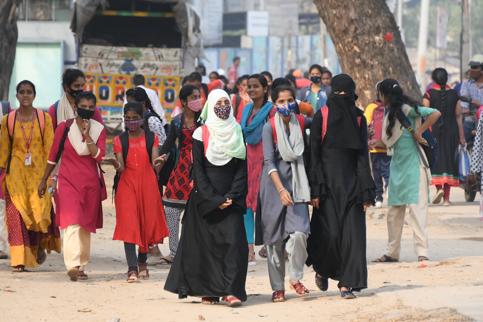 Friendship Above All: Hindu Schoolmates Walk Hand-in-hand With Muslim ...