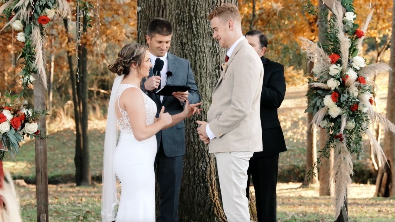 Bride Makes Wedding Vows In Sign Language For Groom's Deaf Parents