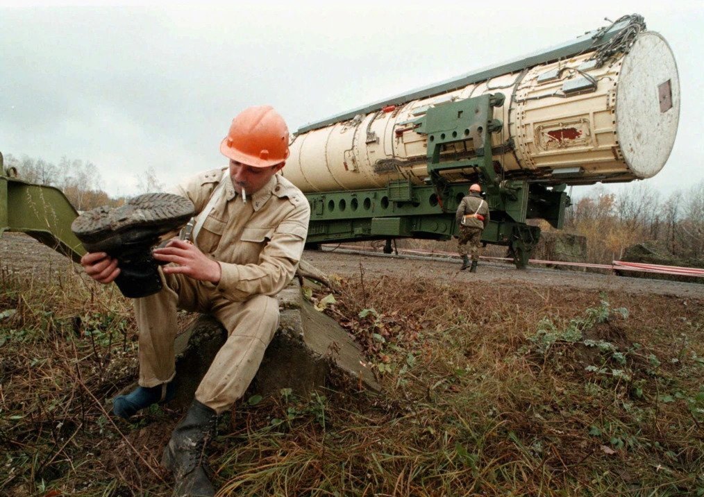 Why Ukraine Gave Up Nuclear Weapons