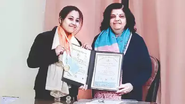Muslim Girl Wins 5 Medals For Sanskrit