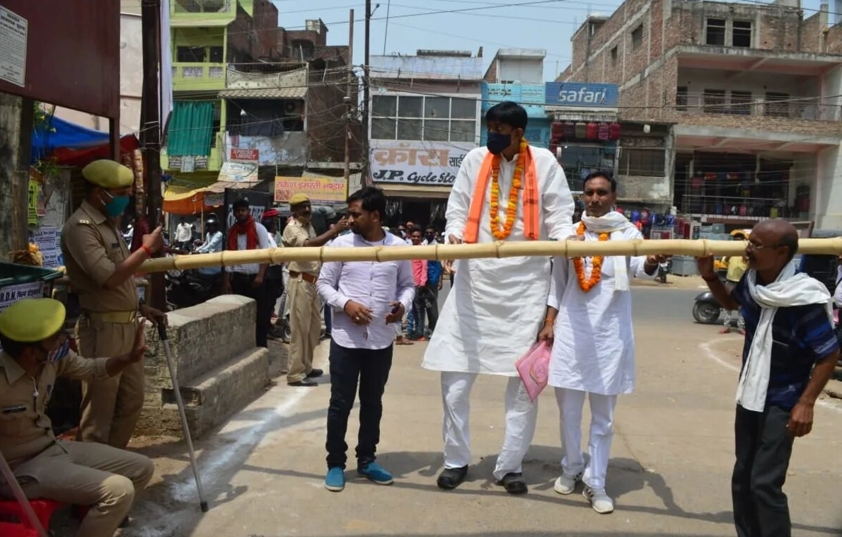 Meet Dharmendra Pratap Singh From UP, He Is India's "Tallest" Politician