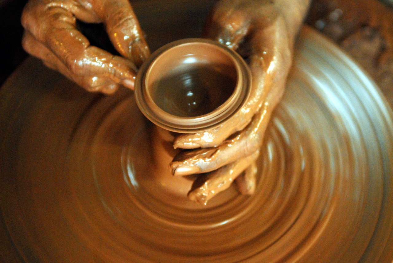 How This Gujarat Man Reinvented Traditional Earthenware To Meet The ...