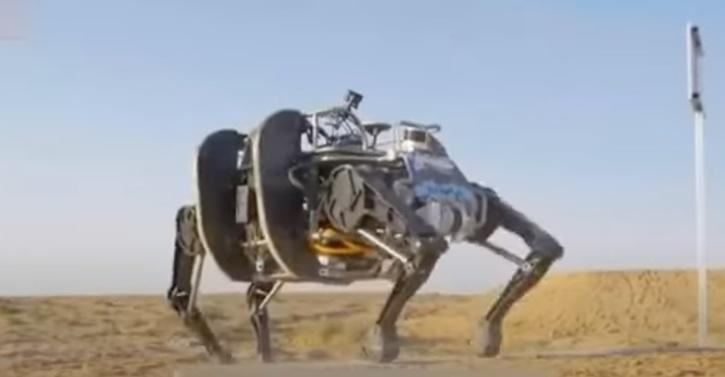 China Builds Giant Military Robot That Can Carry 160 Kgs