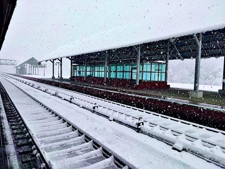 Railway Minister Shares Stunning Photos Of Snow-covered Srinagar ...