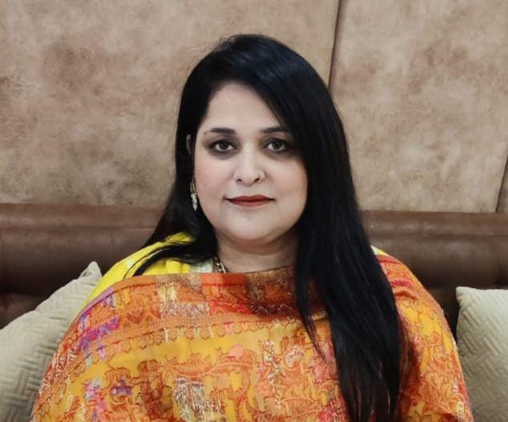 'Mini Kashmir' In Pink City: Kashmiri Pandit Sets Up Houseboat Themed ...