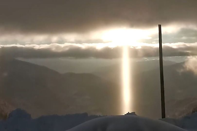 'Alien Tractor Beam' Appears Over Mountains In Turkey