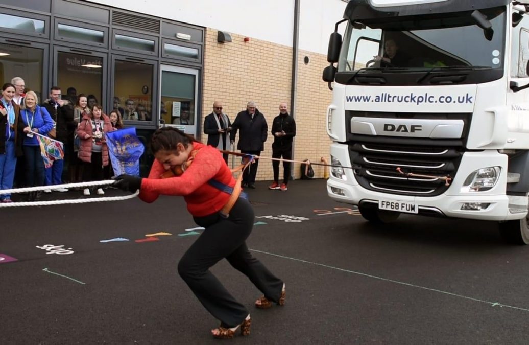 Asha Rani: Iron Queen जिसने अपने बालों से 12000 Kg की डबल डेकर बस ...