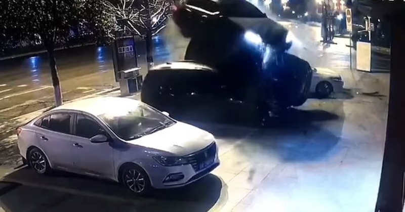 Car Flies Off Road, Flips Over Three Parked Vehicles Before Crash ...