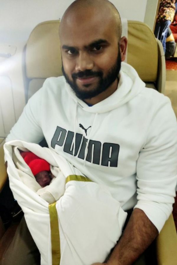 Doctor Helps Deliver Baby On Plane At 30,000 Feet