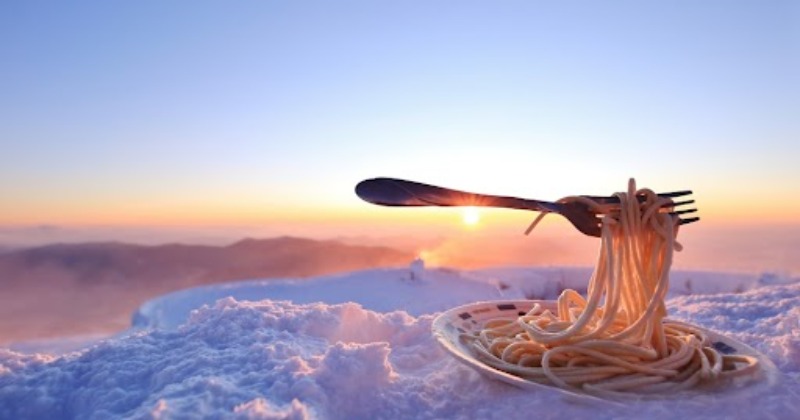 Picture Of Frozen Spaghetti Mid-Air In The US Goes Viral