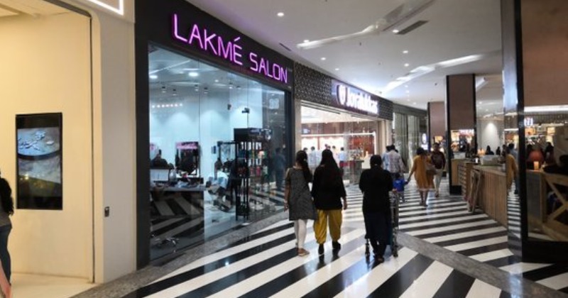 How India's First PM Became The Brain Behind the Country's First ...