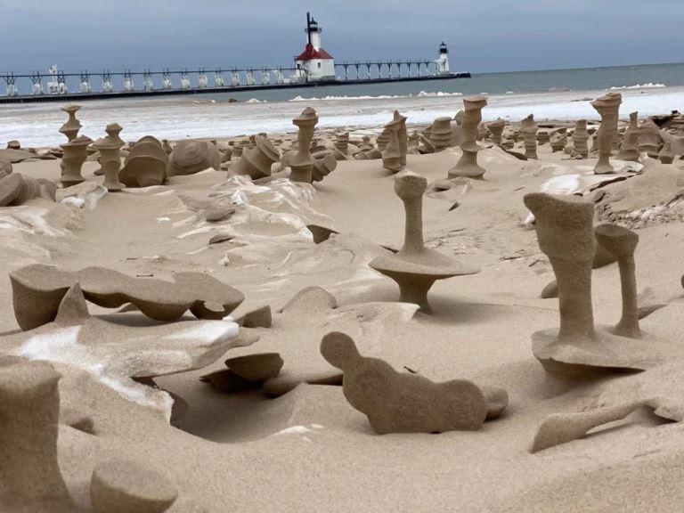 Bizarre Frozen Sand Structures Comes Up Along Lake Michigan, Netizens ...