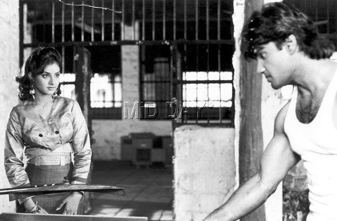 Mohra के 28 साल: रवीना टंडन नहीं, दिव्या भारती थीं मेकर्स की पहली पसंद ...