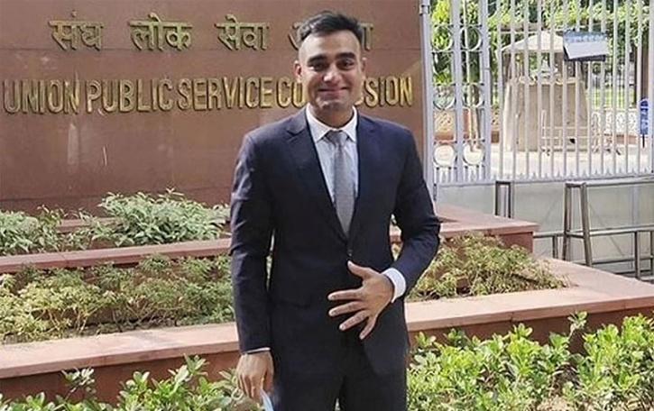 The Inspiring Story Of IAS Officer Himanshu Gupta