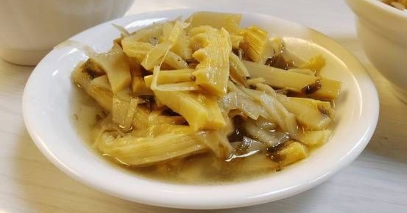 अजीब है, लेकिन लजीज़ है! असम में बांस से बनने वाली अनोखी डिश ‘खोरिसा ...