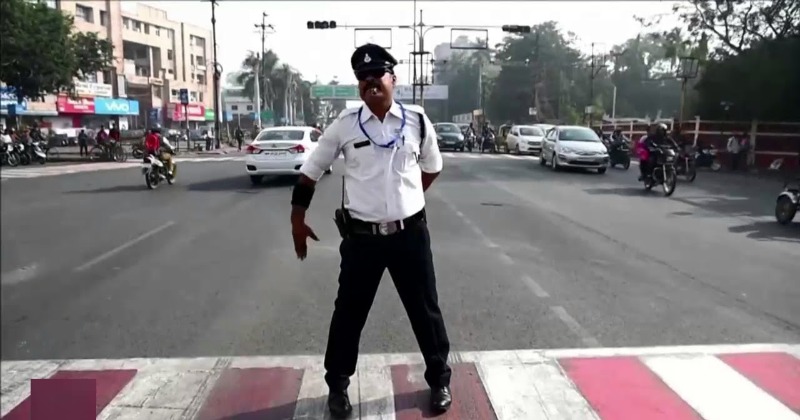 Indore Cop Manages Traffic While Dancing In The Rain