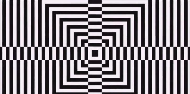Optical Illusion Makes The Room Around You Shrink
