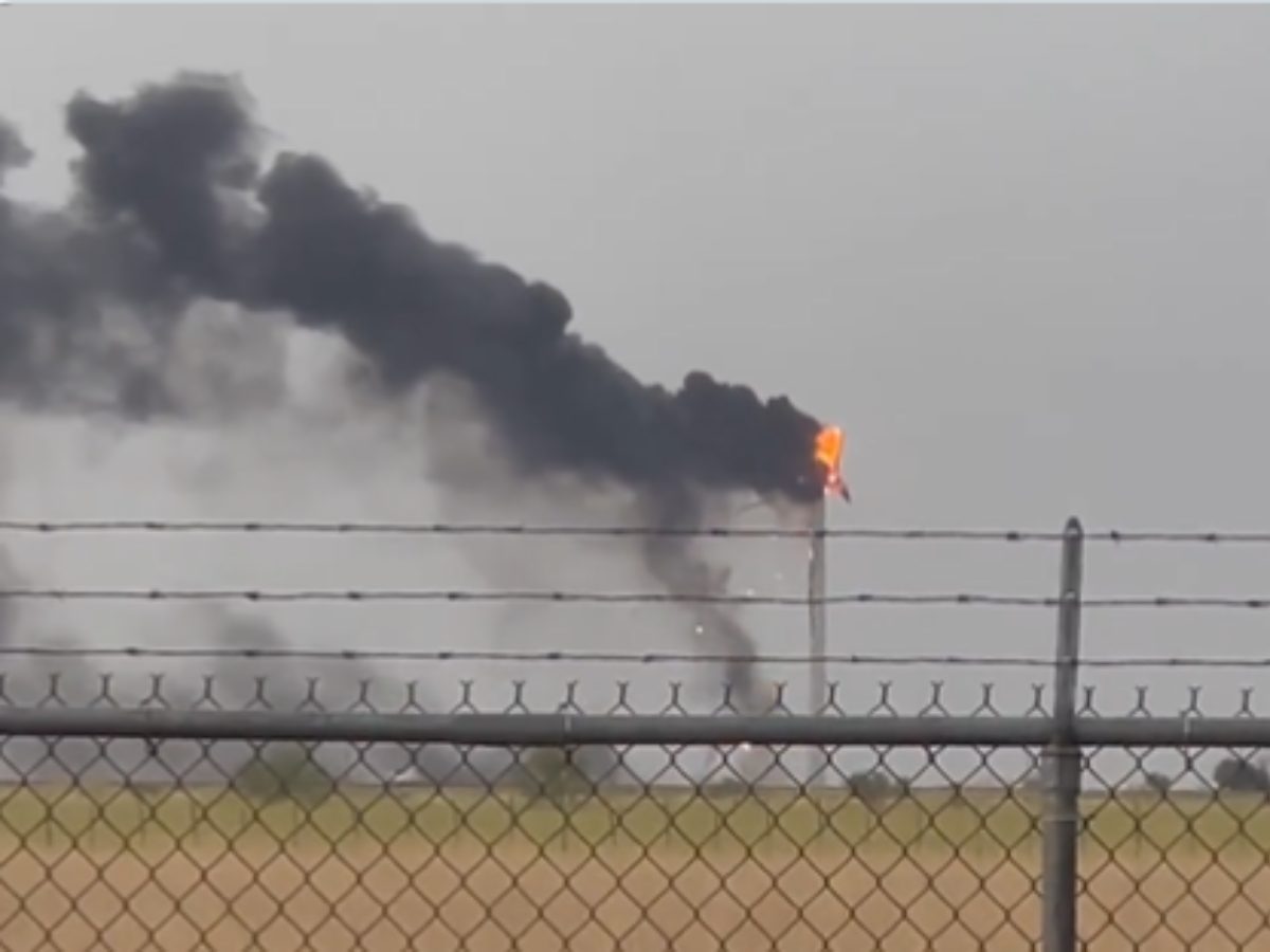 Shocking Video Shows Wind Turbine Catching Fire Right After A Lightning ...