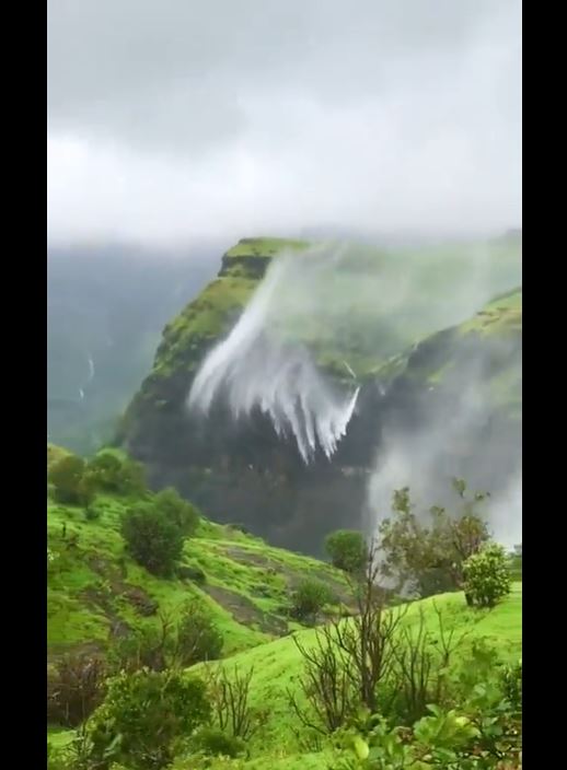 Video Of An 'Reverse' Waterfall