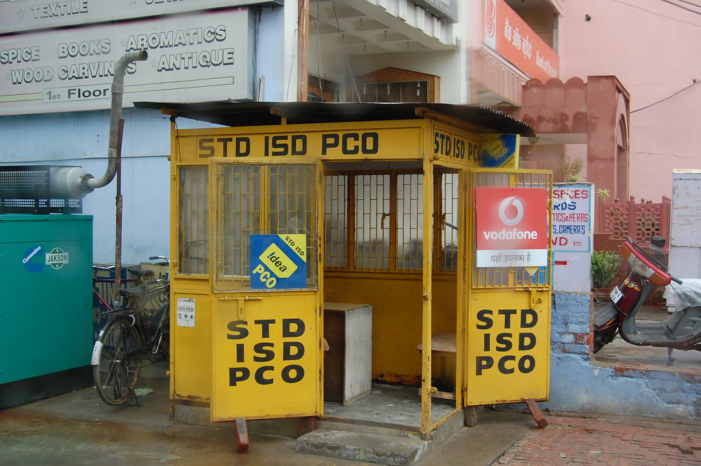 पीले रंग में ब्लैक कलर से लिखा STD, ISD, PCO... वो दौर जब बातें करने के ...
