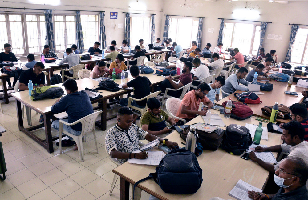 Explained: The Status Of Central Government Recruitment And Vacant ...