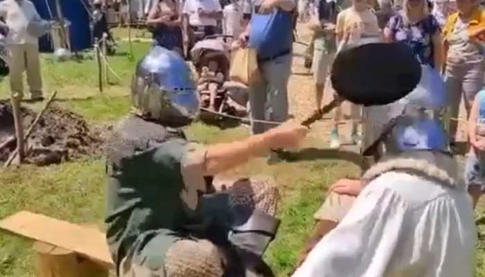 Viral Video: ‘Pan-Slapping Contest’ Between Two Men