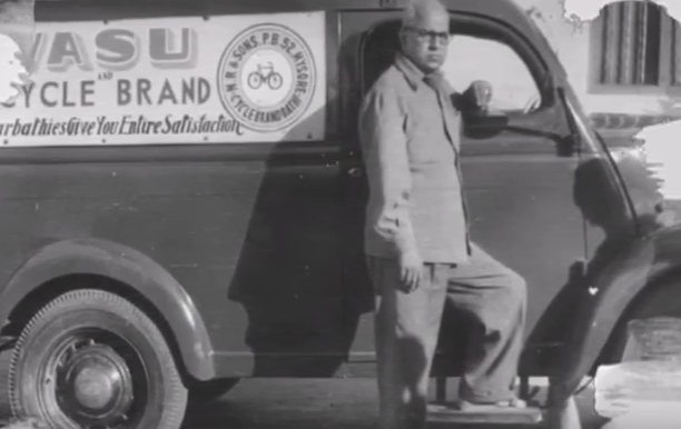 बिस्कुट बेच पढ़ाई करने वाला अनाथ, जिसने दिमाग लगाकर ₹50 में खड़ा कर ...