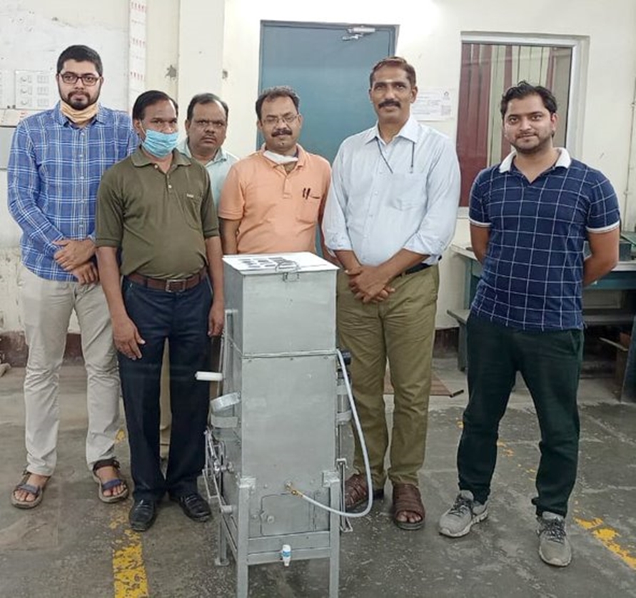 IIT Kanpur's Solar-Powered Compost Maker Can Process Kitchen Waste In 10 Days And Is Apt For Houses