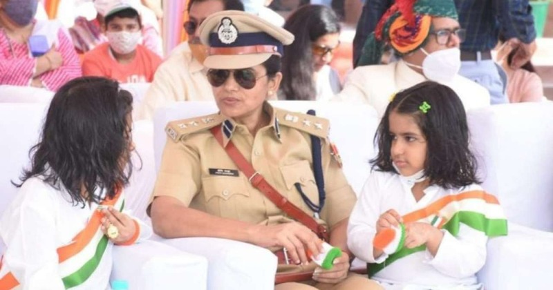 मां कभी स्कूल नहीं गई लेकिन बेटी को बना डाला IPS अफ़सर, लेडी सिंघम ...