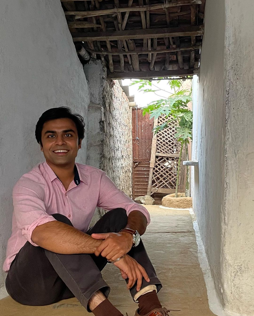 Panchayat के सचिव जी Jitendra Kumar, IIT क्रैक किया, इंजीनियरिंग की और ...