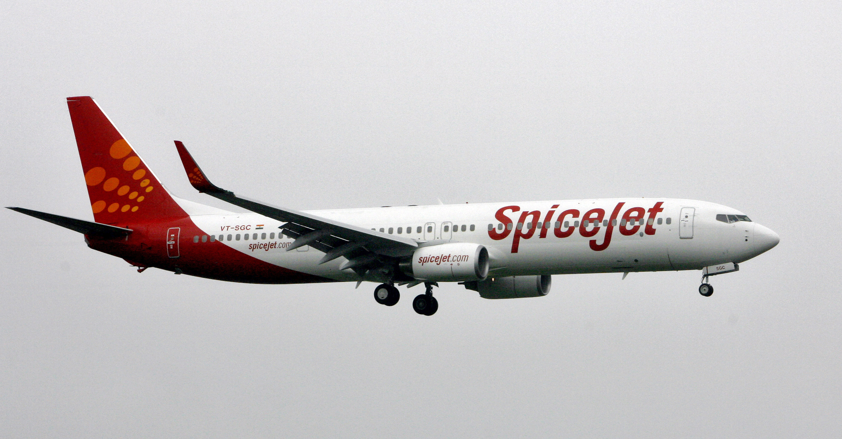 Delhi-bound SpiceJet Flight With 185 Aboard Catches Fire Mid-air: What ...
