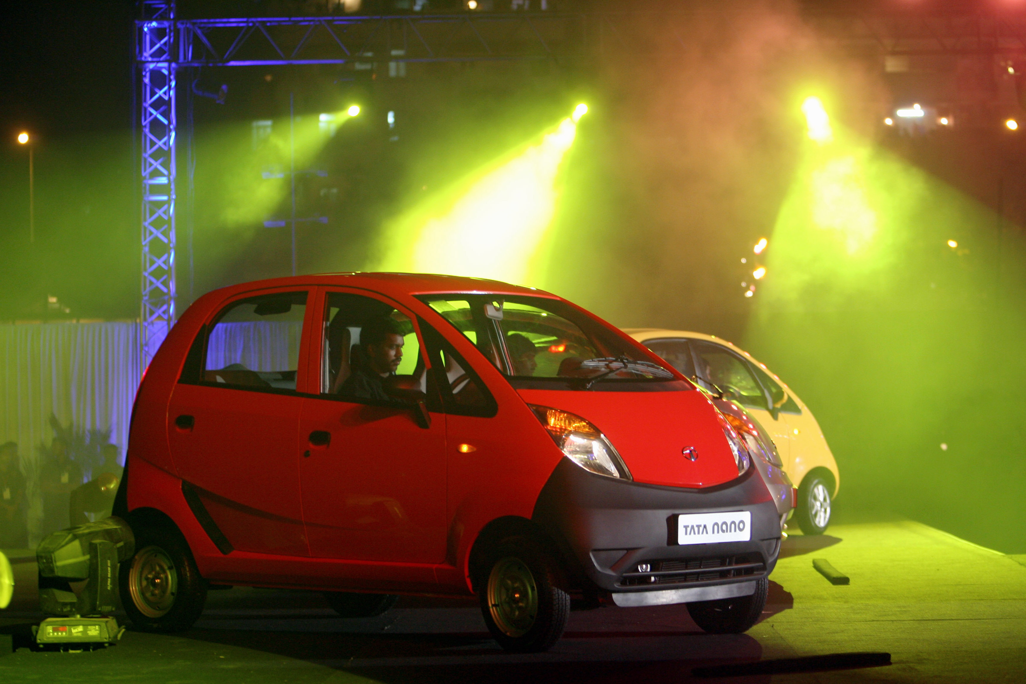 Ratan Tata Shares The Reason Why He Launched Nano; Internet Calls Him A ...