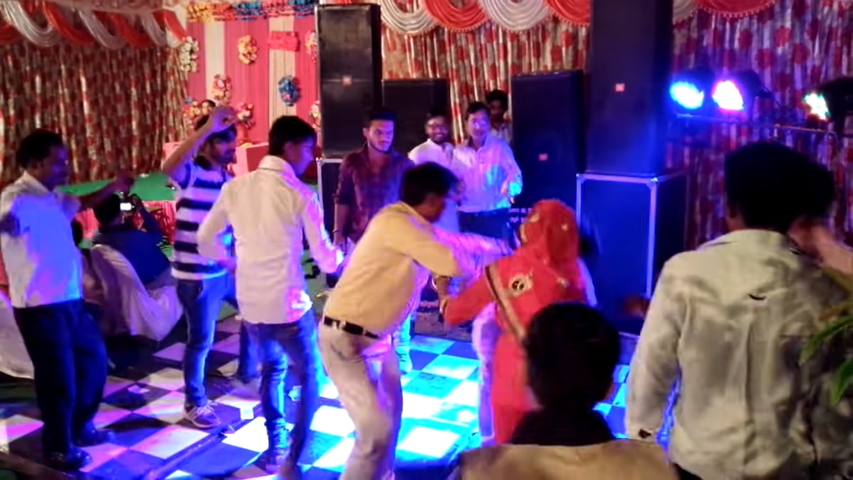 Fight Breaks Out On Dance Floor Over Who Gets To Dance With The Woman
